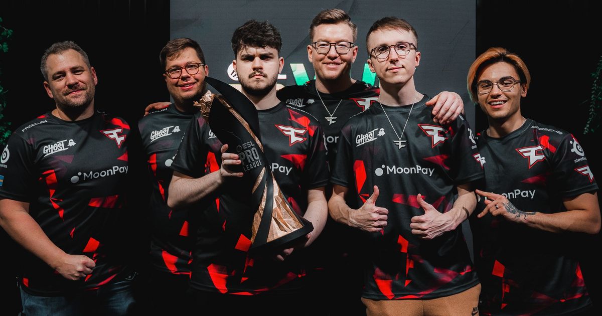 S1mple поздравил FaZe Clan с победой на EPL S17 и заработанным Intel Grand Slam